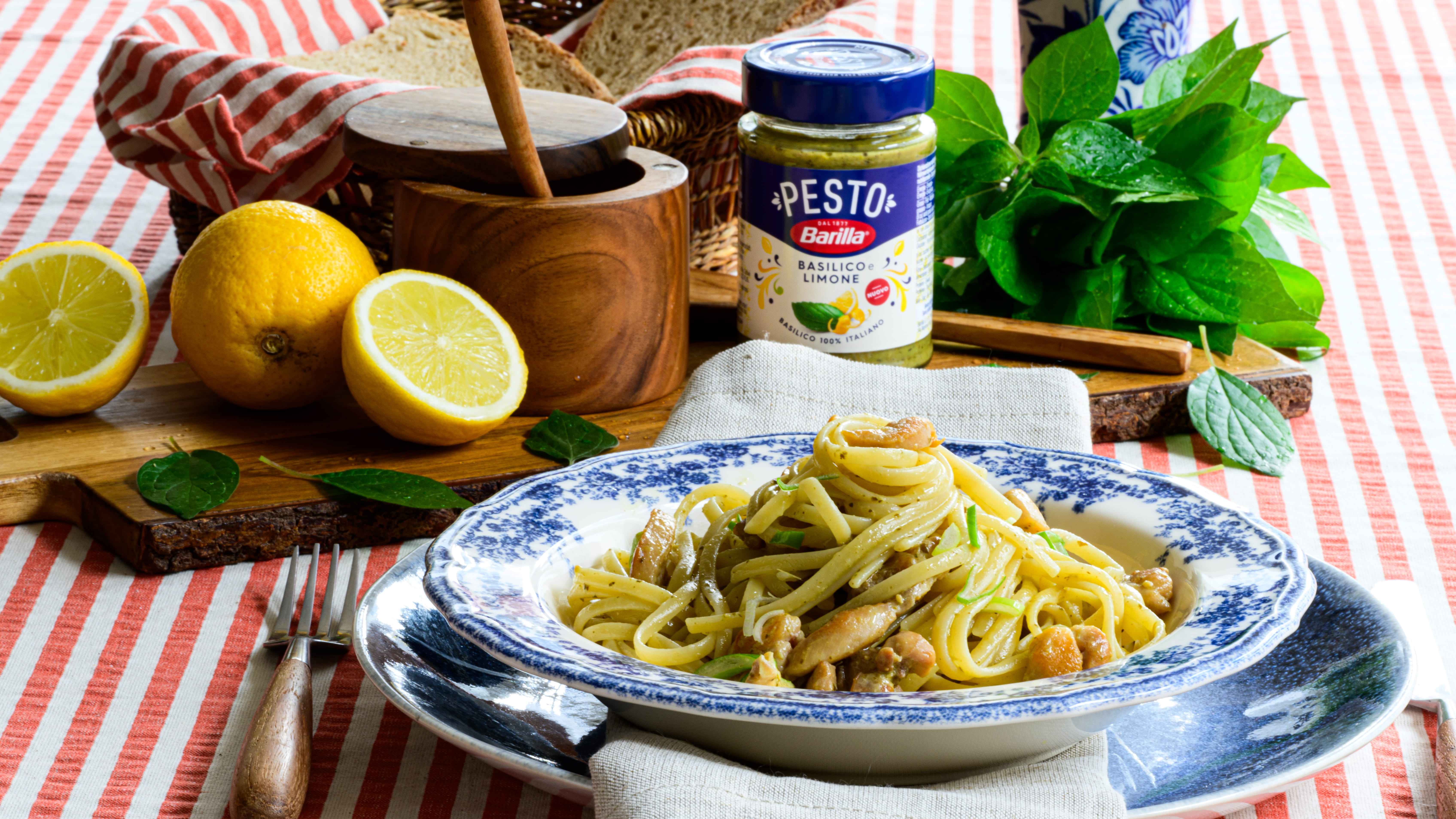 LINGUINE ΜΕ ΚΟΤΟΠΟΥΛΟ, ΦΡΕΣΚΟ ΚΡΕΜΜΥΔΑΚΙ ΚΑΙ PESTO BASILICO LIMONE ...