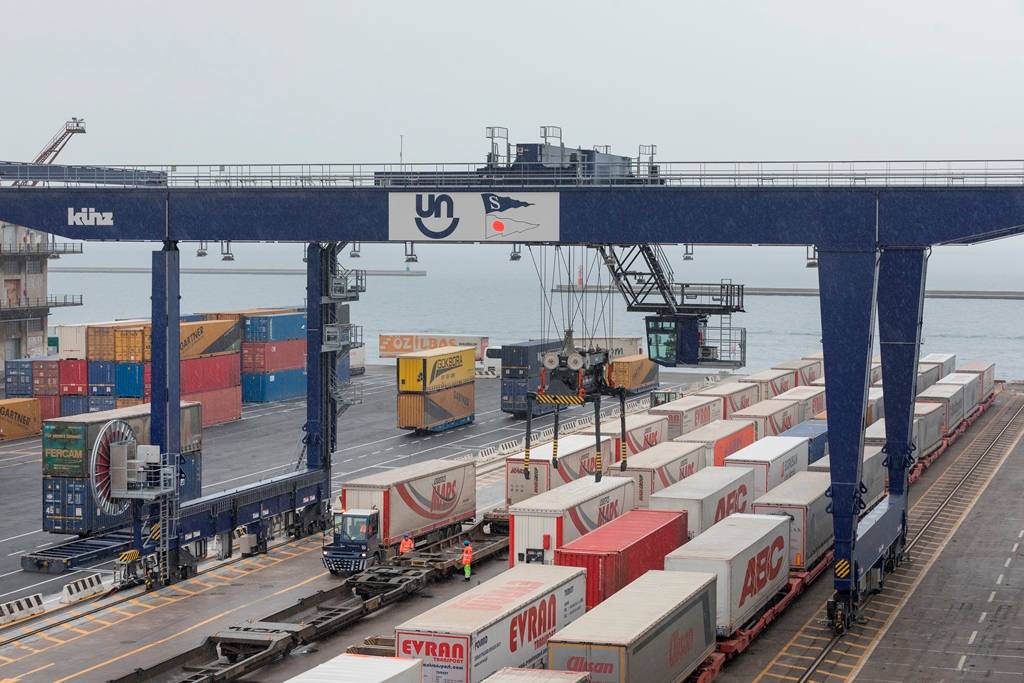 DFDS Group | Northern Europe's leading transport provider | DFDS (INT)