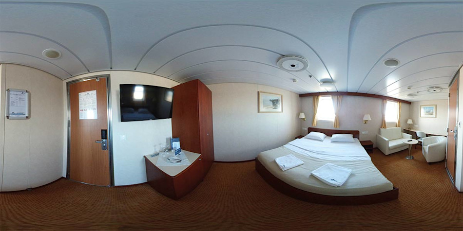 Commodore de Luxe Cabins | Klaipeda to Kiel | DFDS