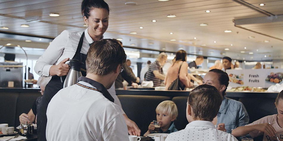 Family Dining | Amsterdam to Newcastle | DFDS