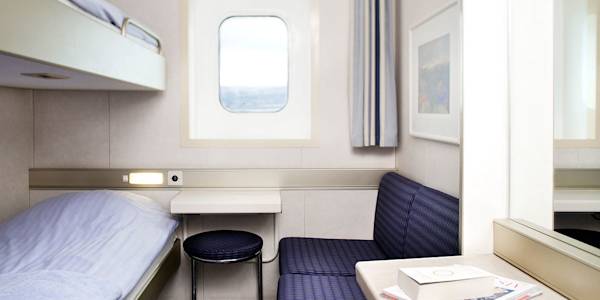 Experience our commodore de luxe cabins onboard to Amsterdam | DFDS