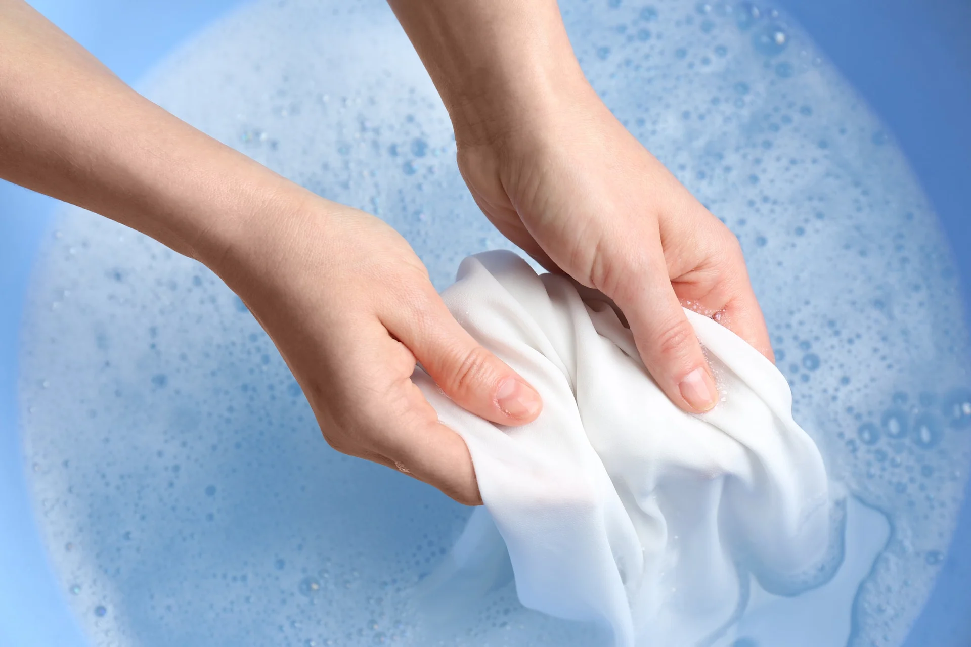 How to Clean with Bleach Safely in Your Home - The Do's & Don'ts | Clorox™