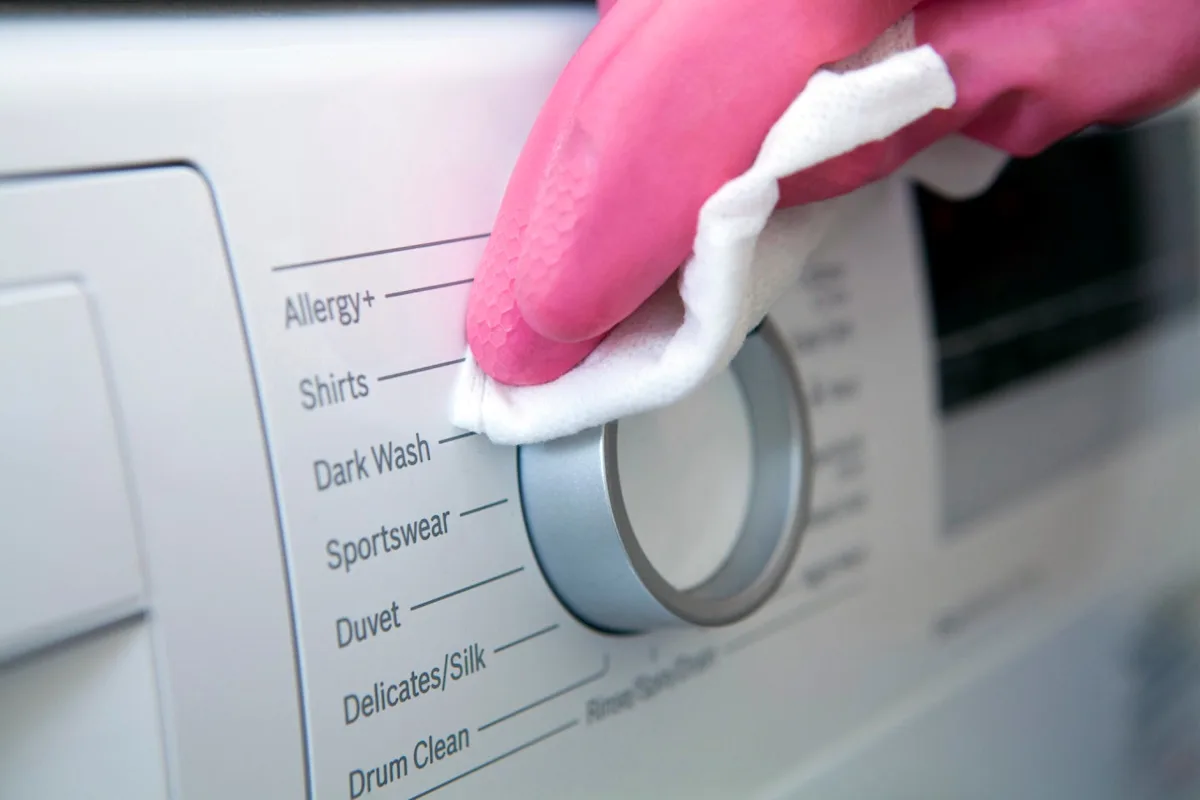How to Prevent Bleach Residue in Your Washing Machine | Clorox™