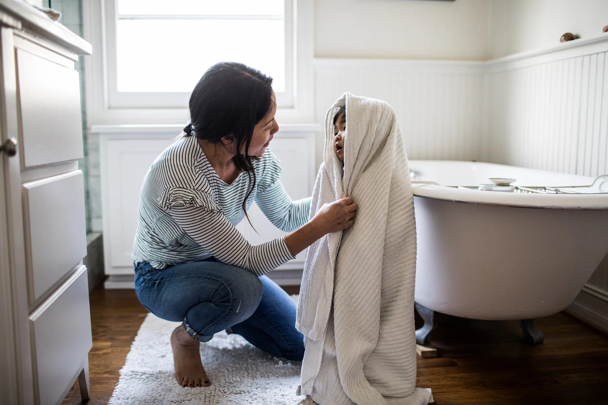 How to Clean Your Bathroom the Right Way | Clorox™