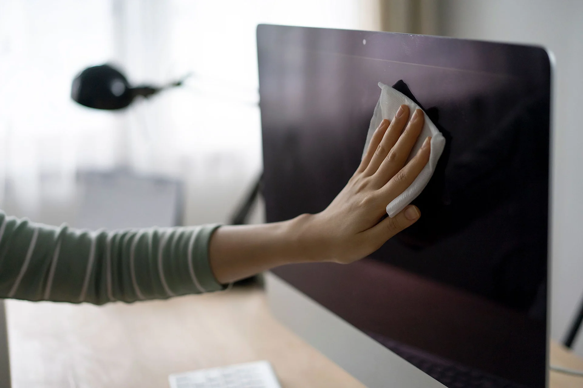 How to Clean Computer, Laptop, and Tablet Screens & Monitors | Clorox™