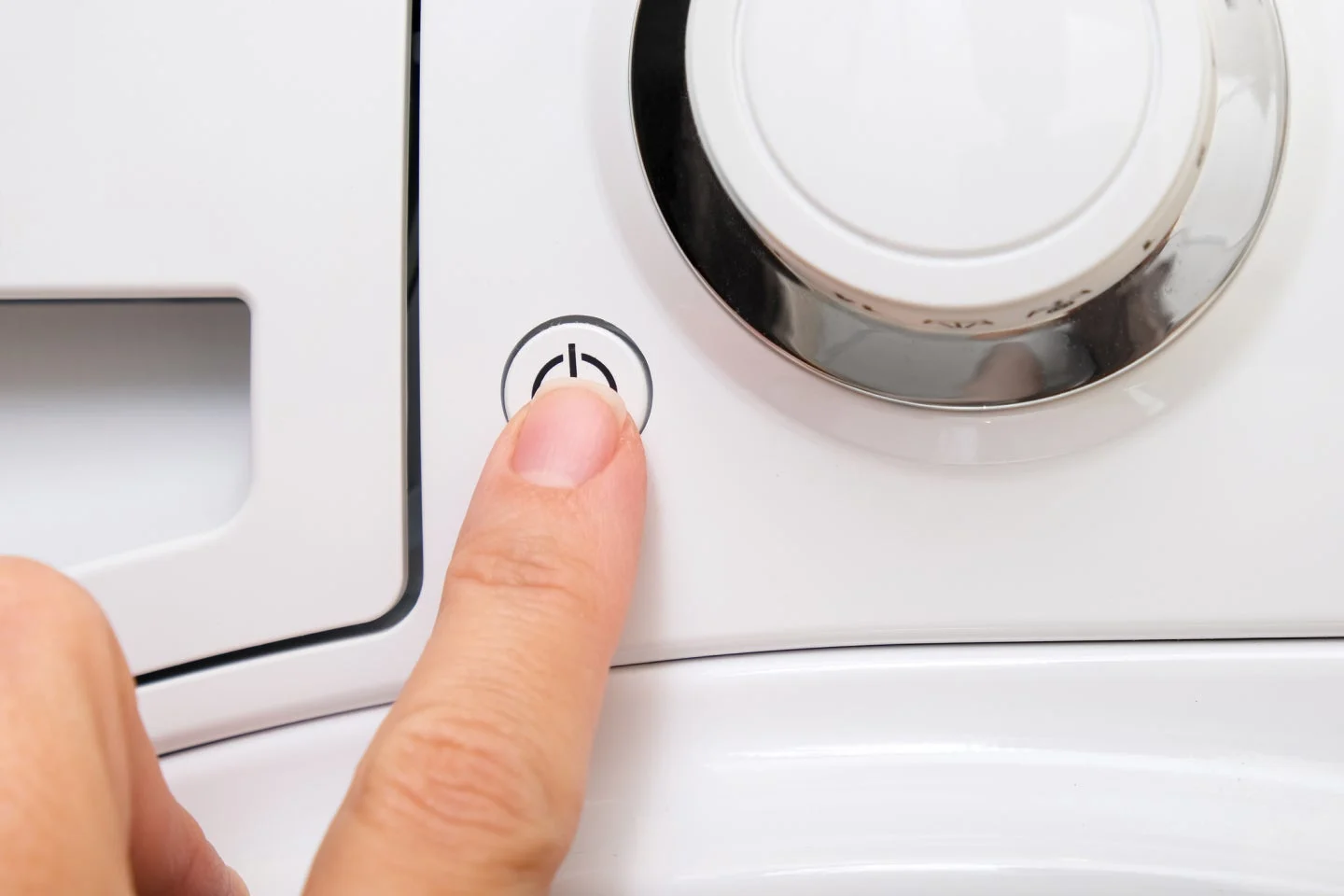 How Does the Bleach Dispenser in Your Washing Machine Work? | Clorox™