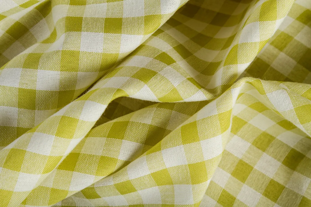 How to Get Mold and Mildew Out of Polyester Tablecloths | Clorox™