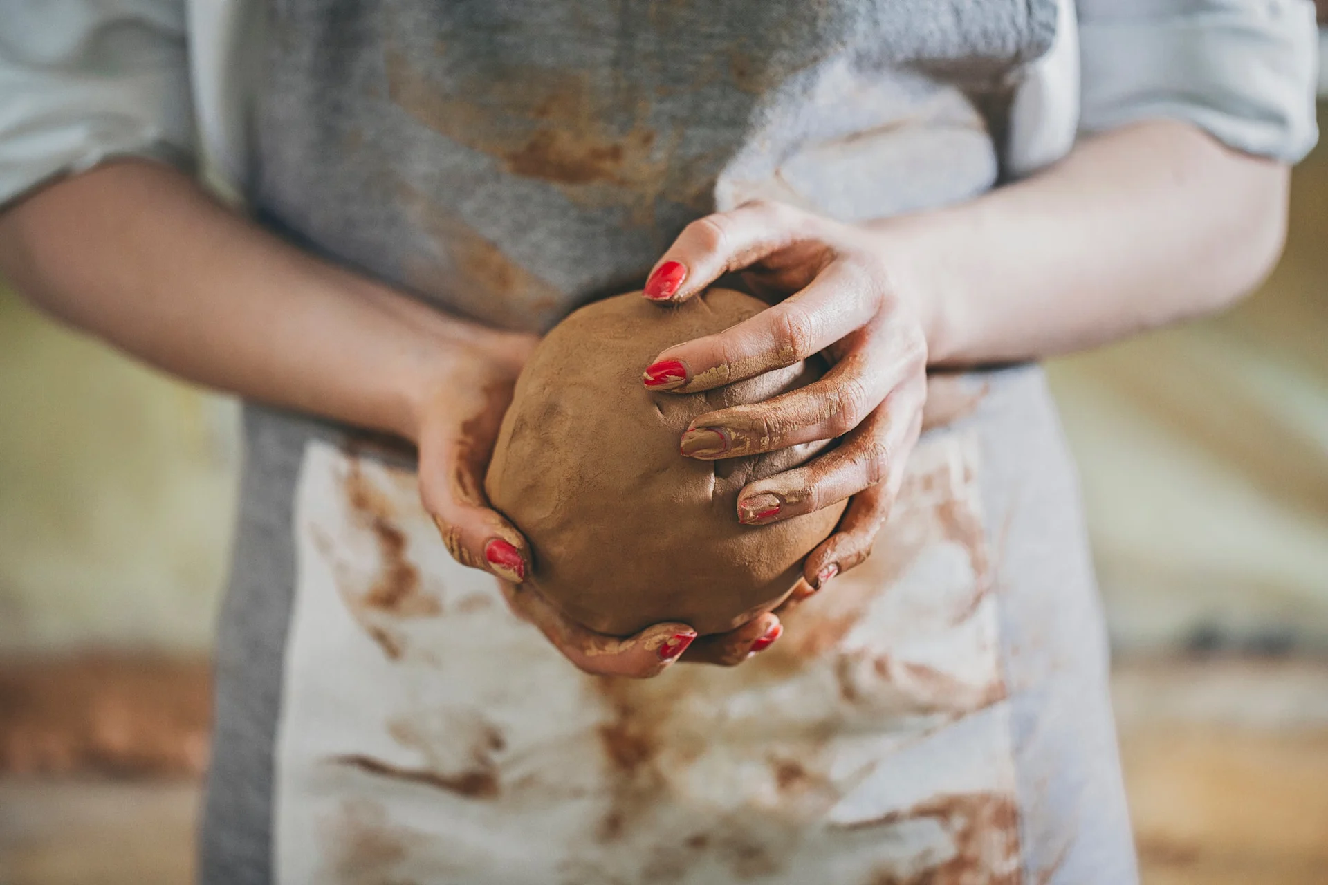 How to Get Red Clay Stains Out of Clothes and Fabrics | Clorox™