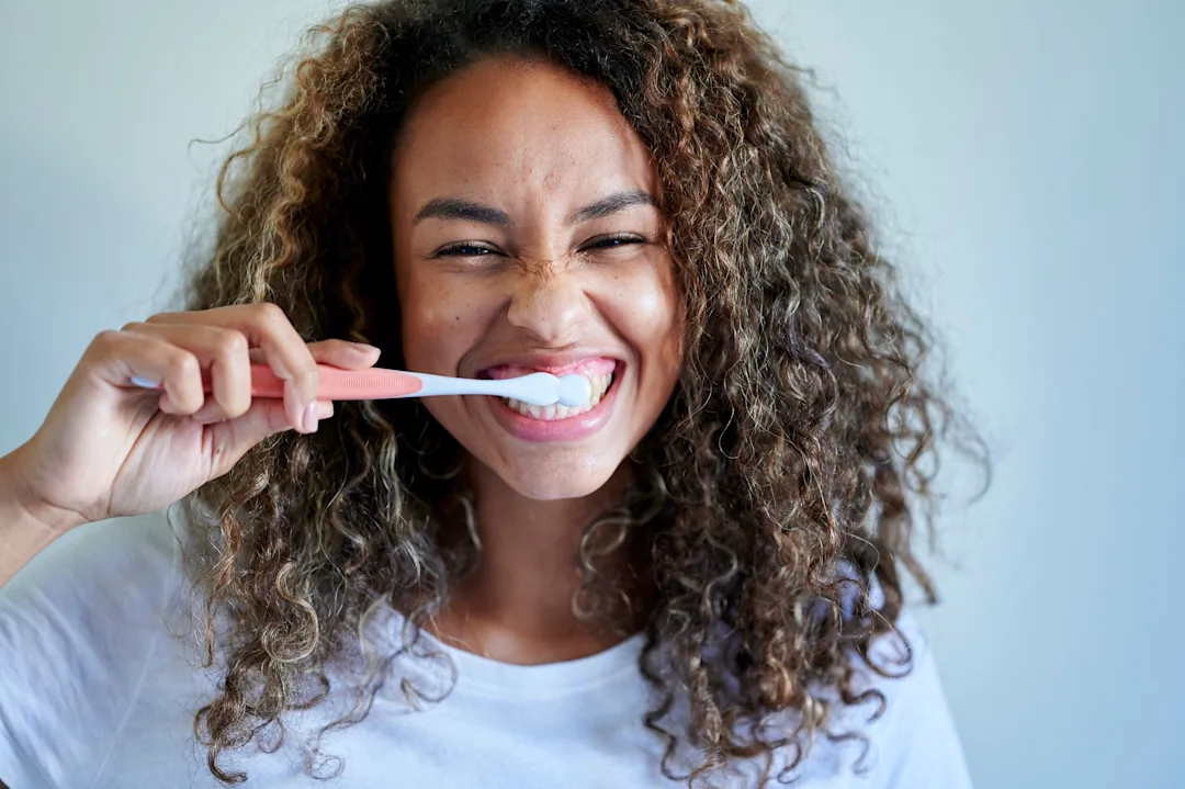How to Disinfect a Toothbrush | Clorox™