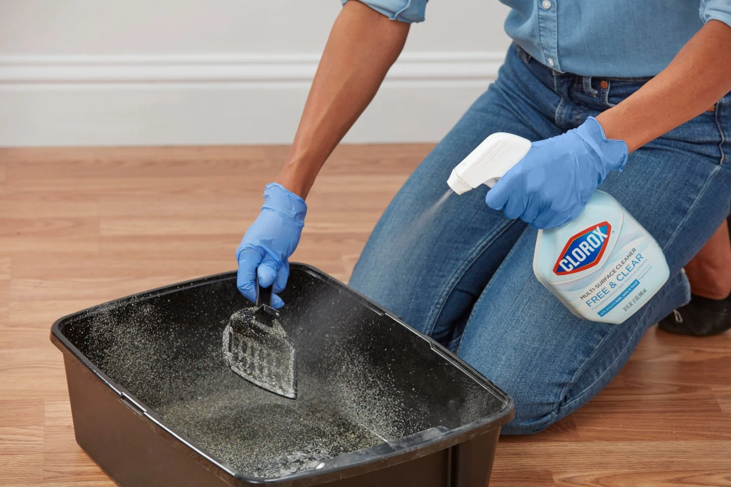 How to Clean a Litter Box With or Without Bleach | Clorox™