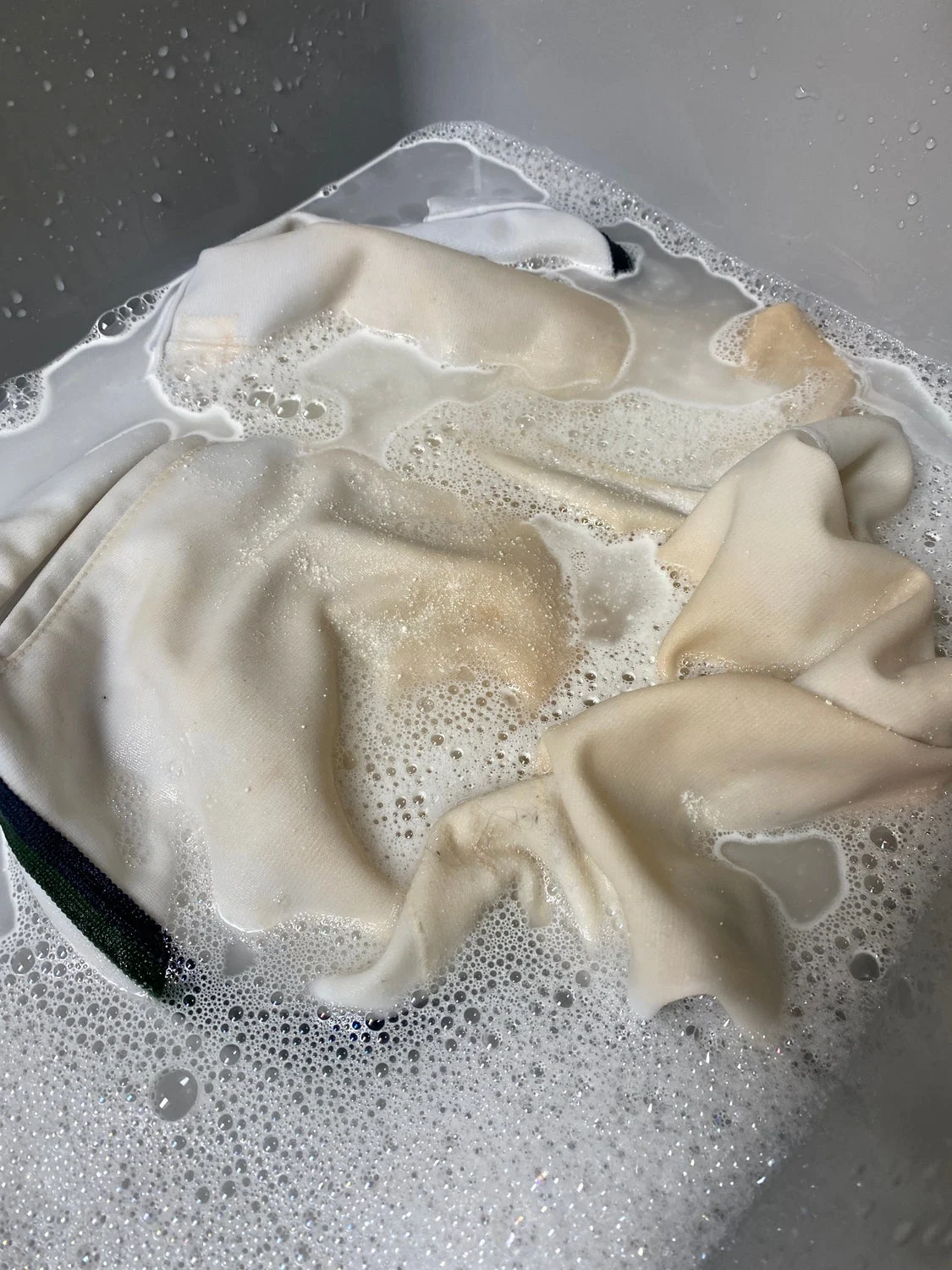 How to Spot Treat and Hand Wash Stains With Bleach | Clorox™