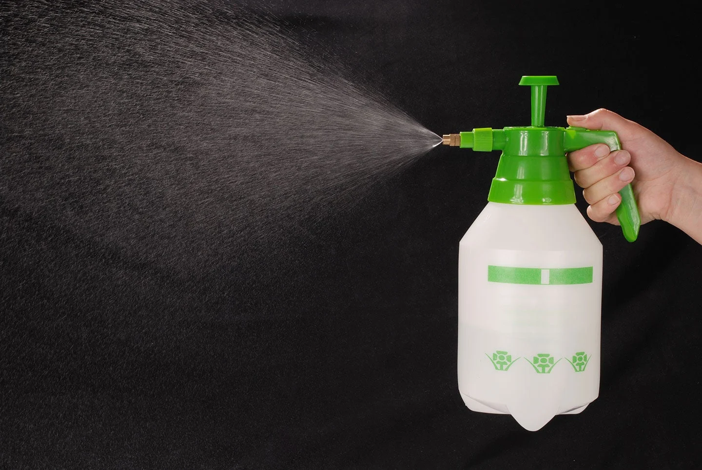 How to Clean a Concrete or Cement Patio with Bleach | Clorox™