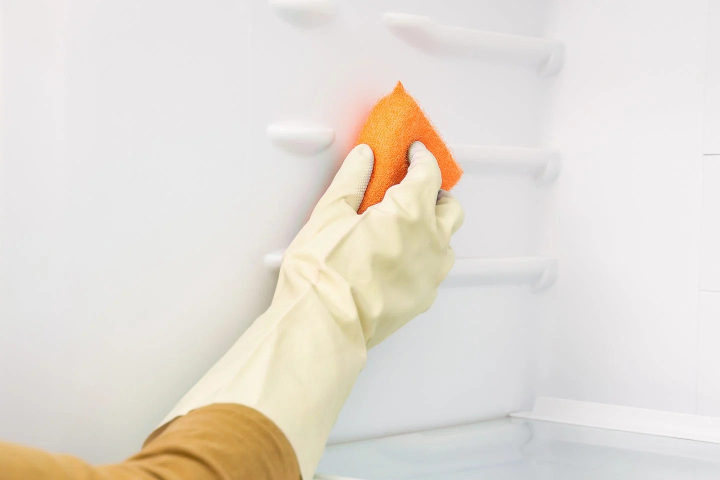 How to Clean a Refrigerator | Clorox™