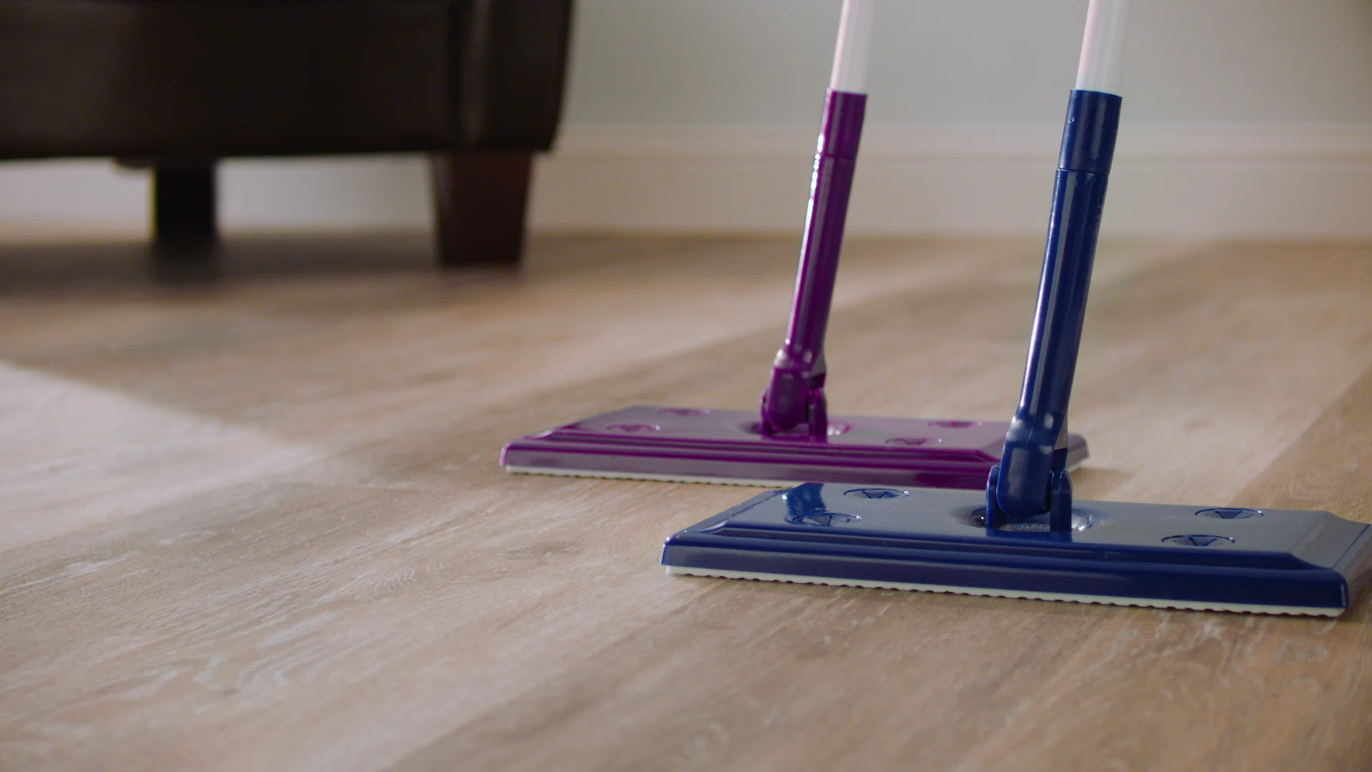 How to Use Clorox™ Wet Floor Mopping Cloths With Other Mop Tools | Clorox™