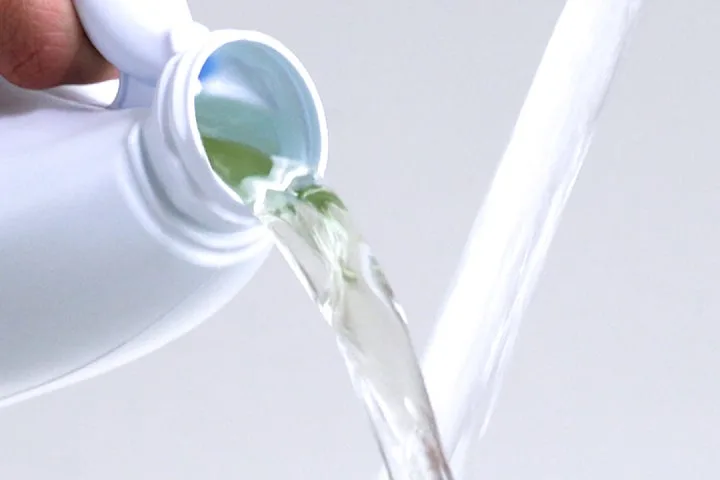 How to Bleach Stains Out of White Clothes | Clorox™