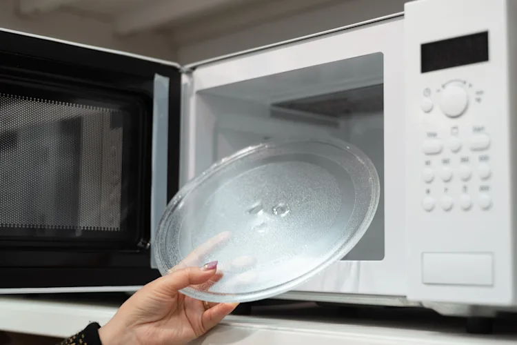 How to Clean a Microwave | Clorox™