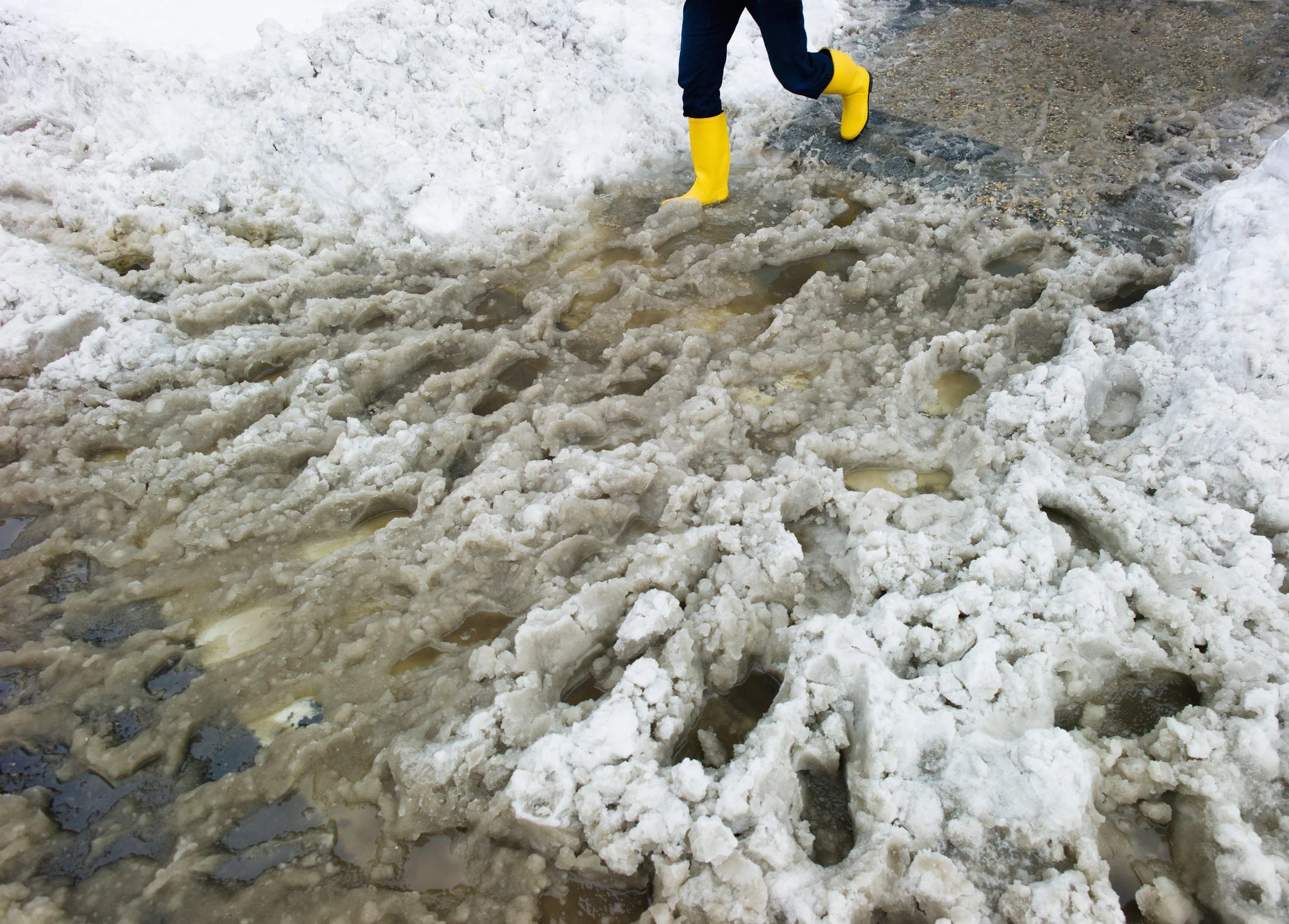 How to Remove Dirt, Mud, and Grass Stains | Clorox™