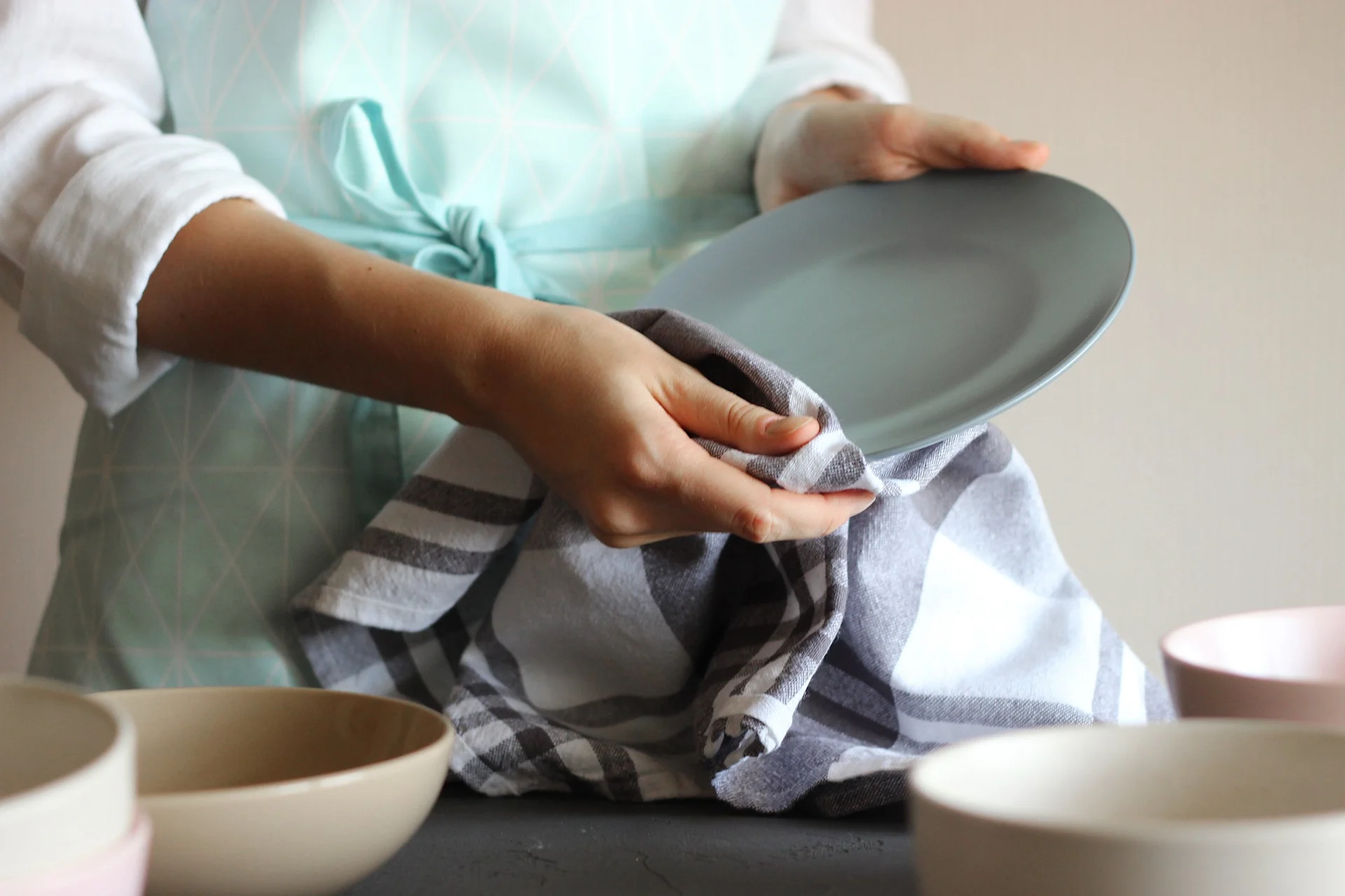How to Clean Stained Kitchen Dish Towels | Clorox™