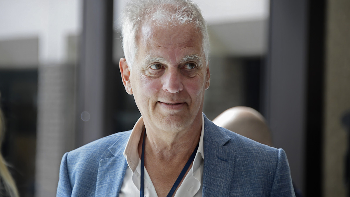 Kijkers bedanken ongeneeslijk zieke Ron Fresen na laatste NOS Journaal ... Kijkers bedanken ongeneeslijk zieke Ron Fresen na laatste NOS Journaal ...