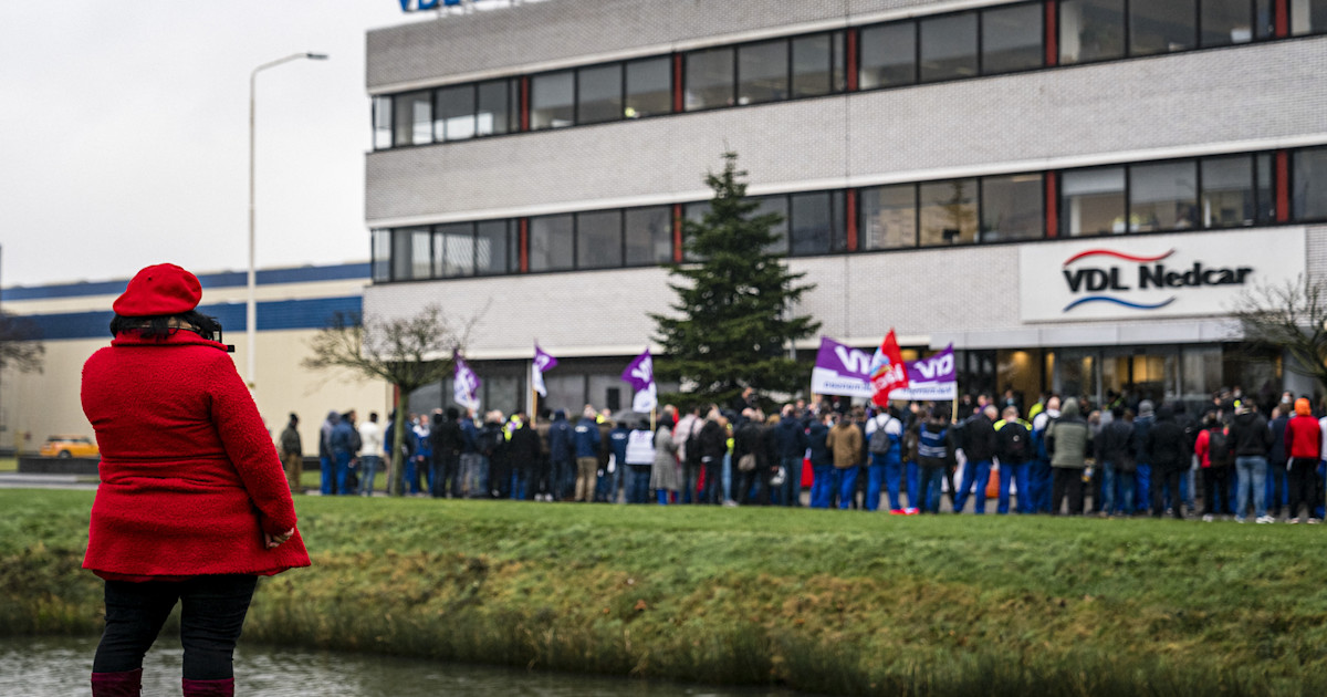 Bijltjesdag voor bijna 2000 medewerkers van VDL Nedcar in Born | Hart ... Bijltjesdag voor bijna 2000 medewerkers van VDL Nedcar in Born | Hart ...