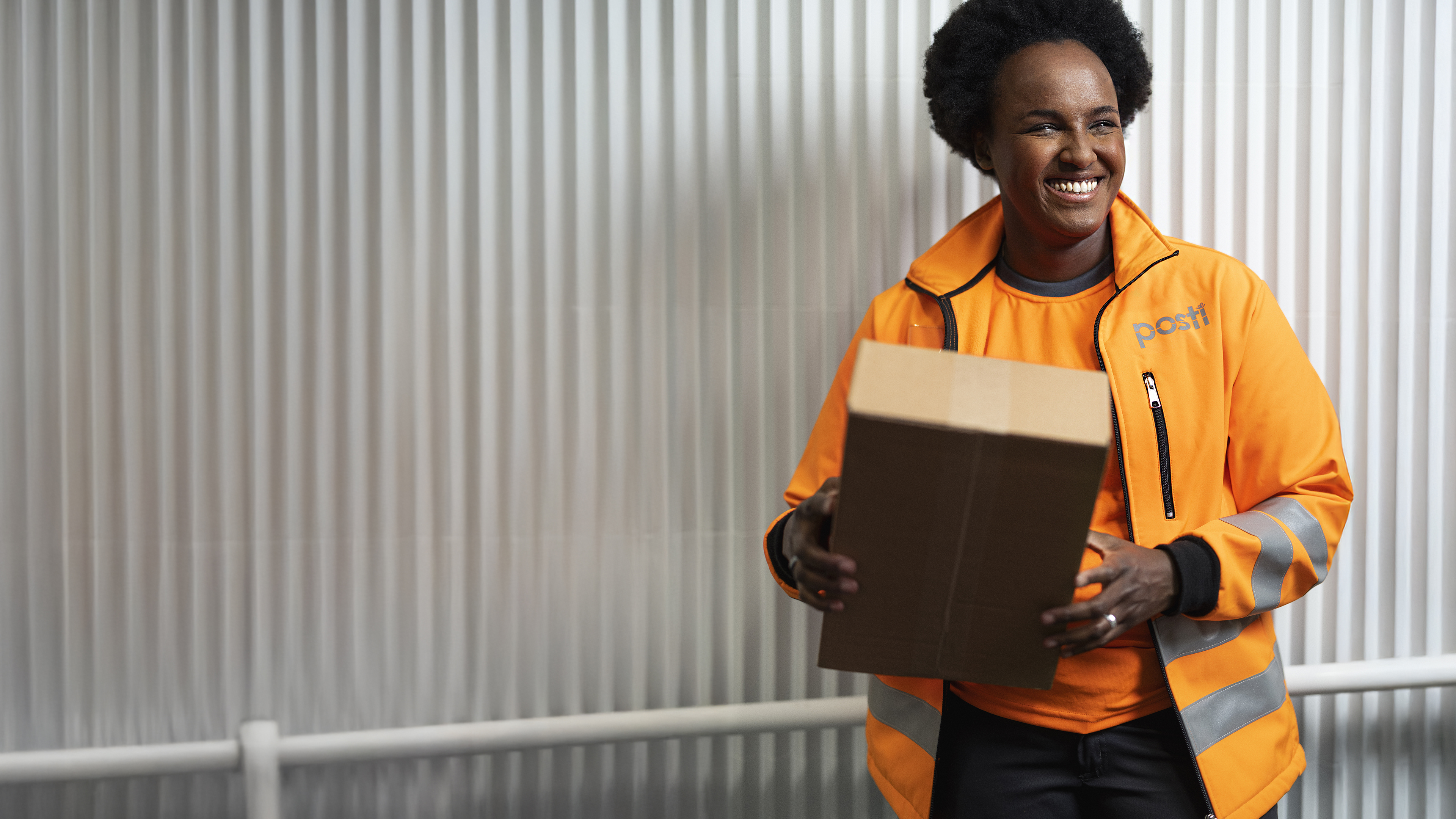 Kirjeet, paketit, rahti ja logistiikka | Posti yrityksille