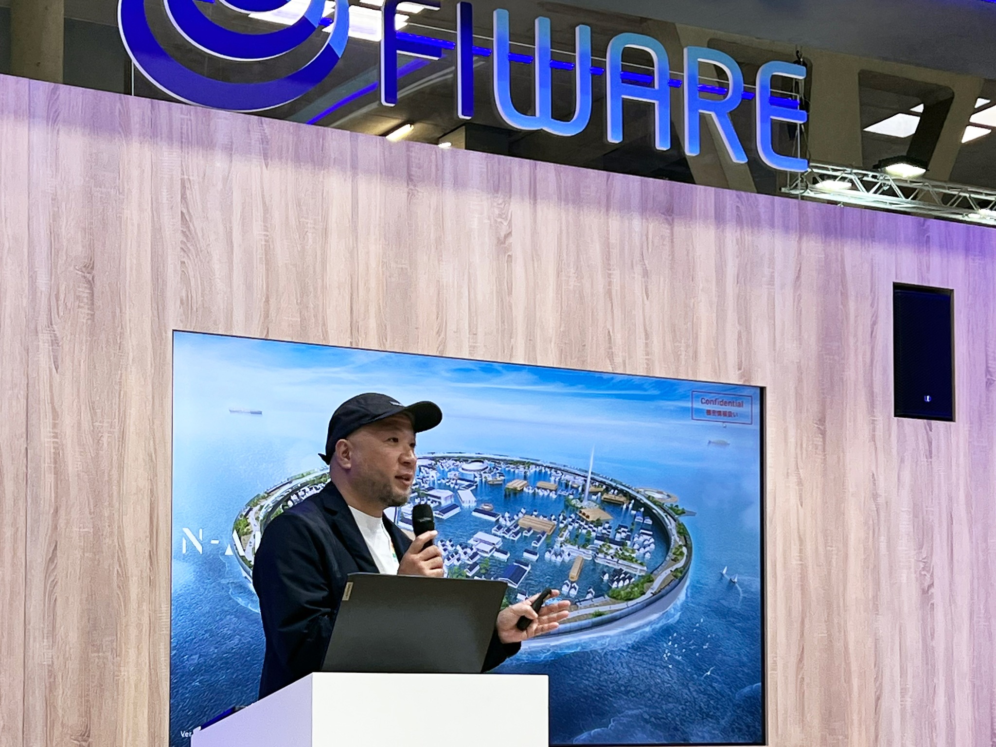 CEO Yuki Tazaki gave a keynote speech on the Smart City Expo World ...