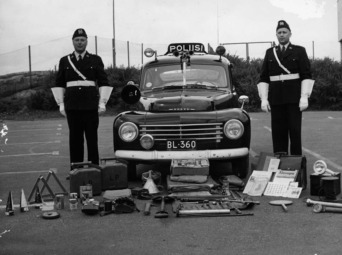 The 1950s - Gentlemen police and the general strike of 1956