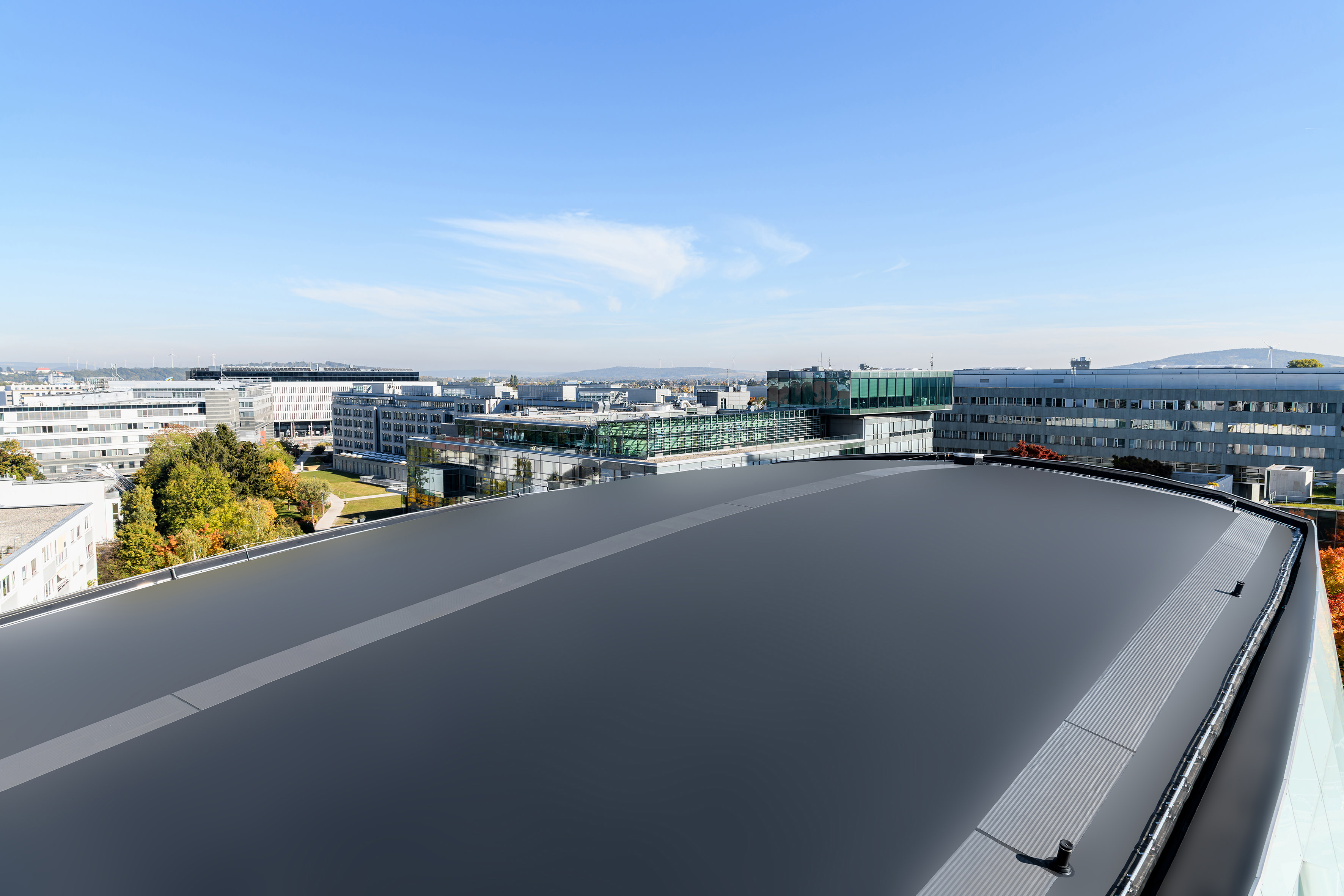 Wolfin M - die Spezialbahn für die Flachdachsanierung