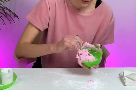 Fun science & arts activity about slime, mixtures & more