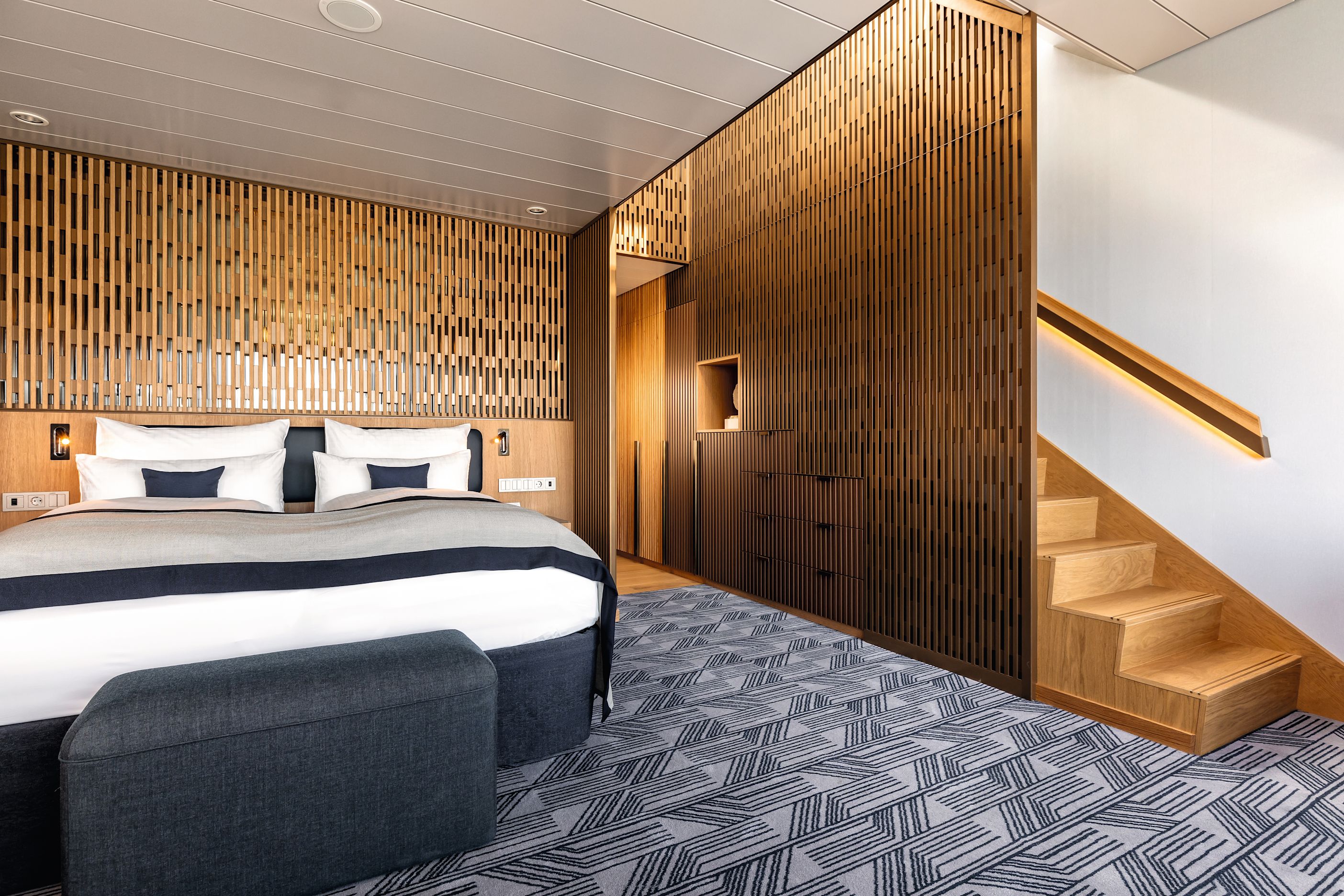 The Sky Suite of the Mein Schiff fleet | TUI Cruises