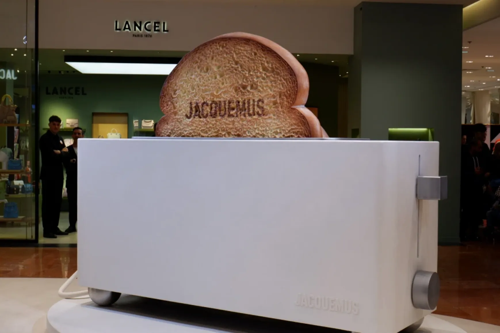 Retail: Pop-Up Shops as an IRL Cloud for Brands - Minnie Muse