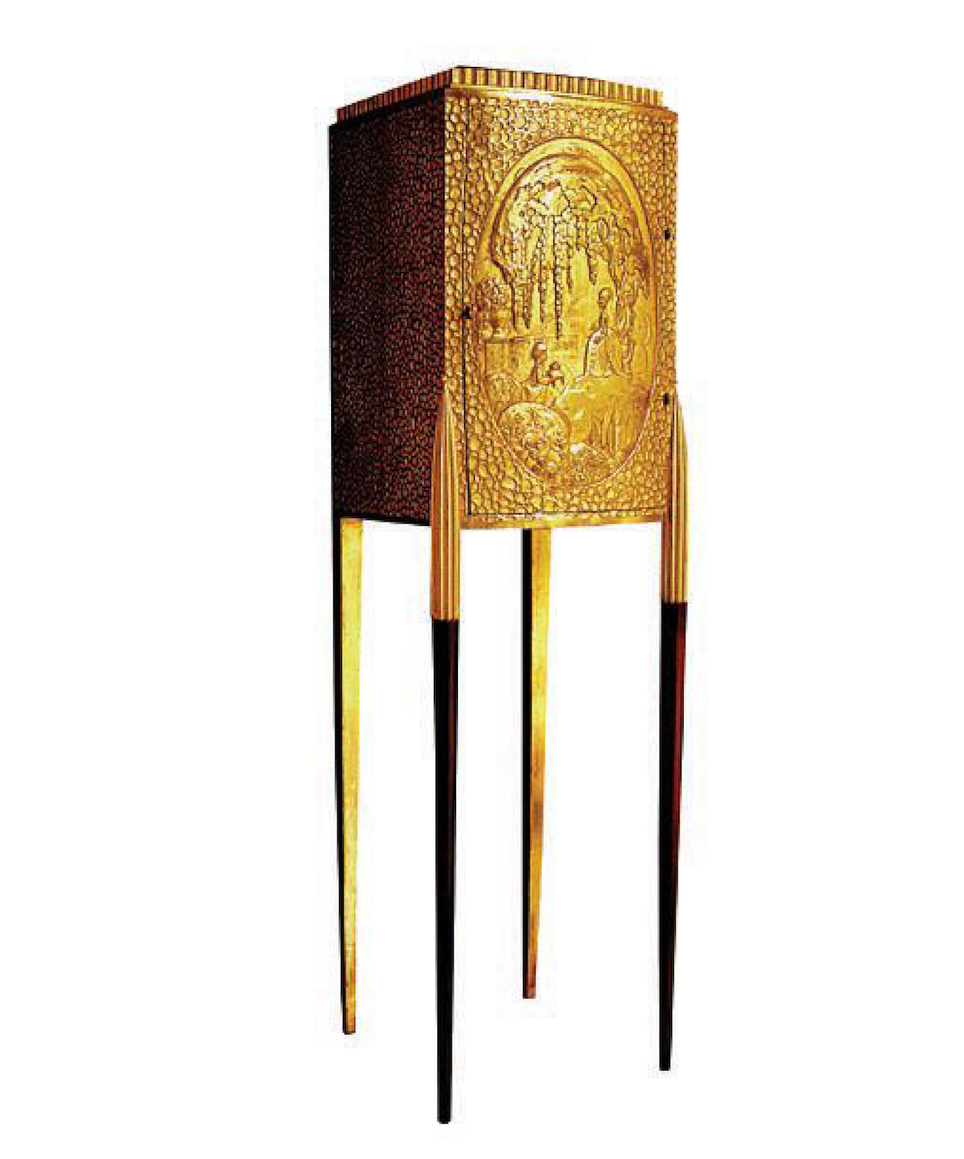 Exaggerated Proportions - Minnie Muse