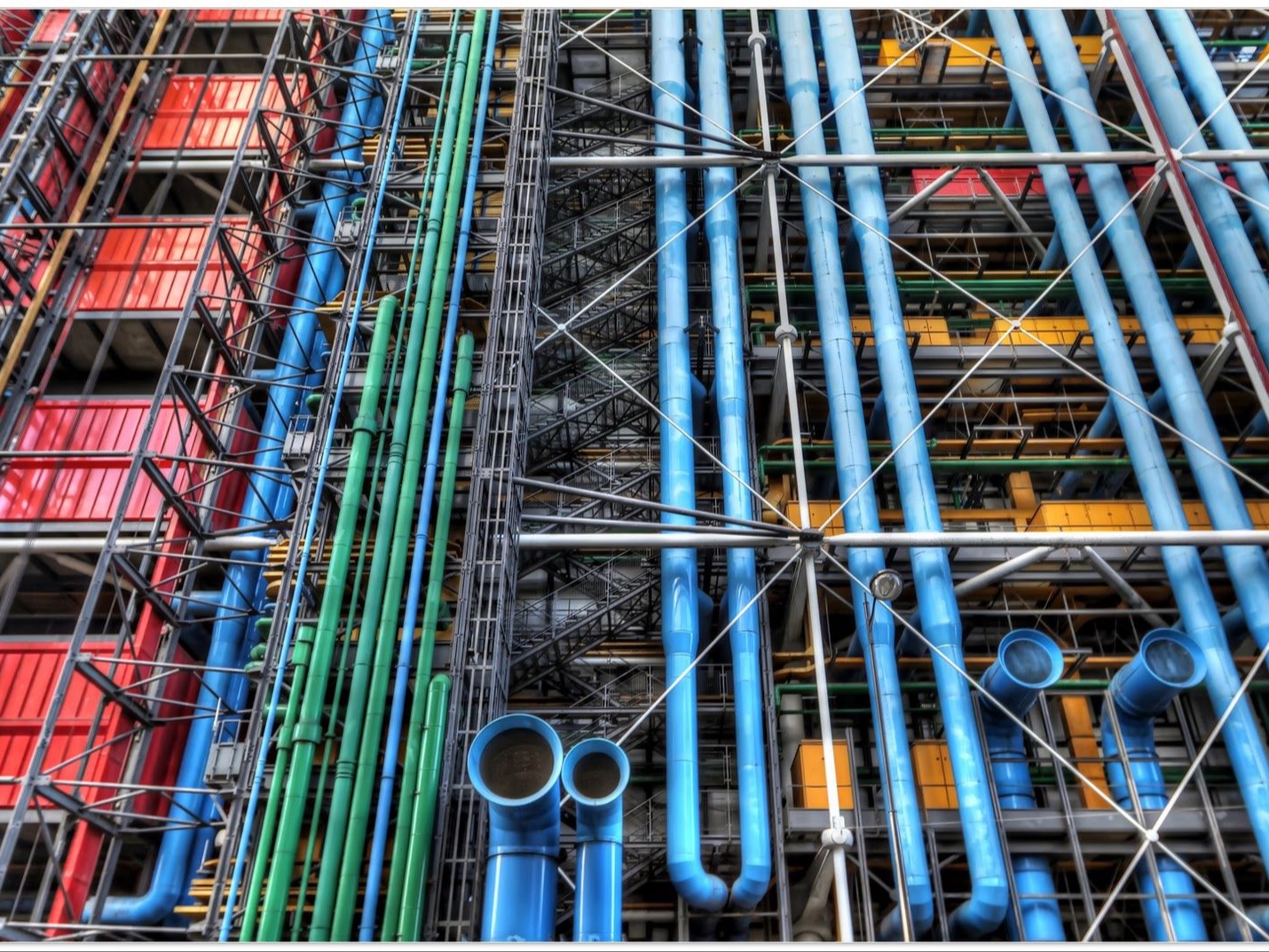Pompidou Colors - Minnie Muse