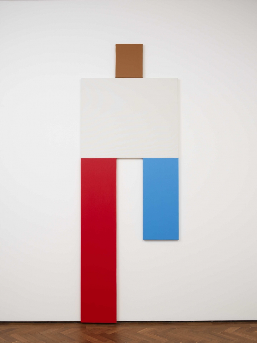 Exaggerated Proportions - Minnie Muse