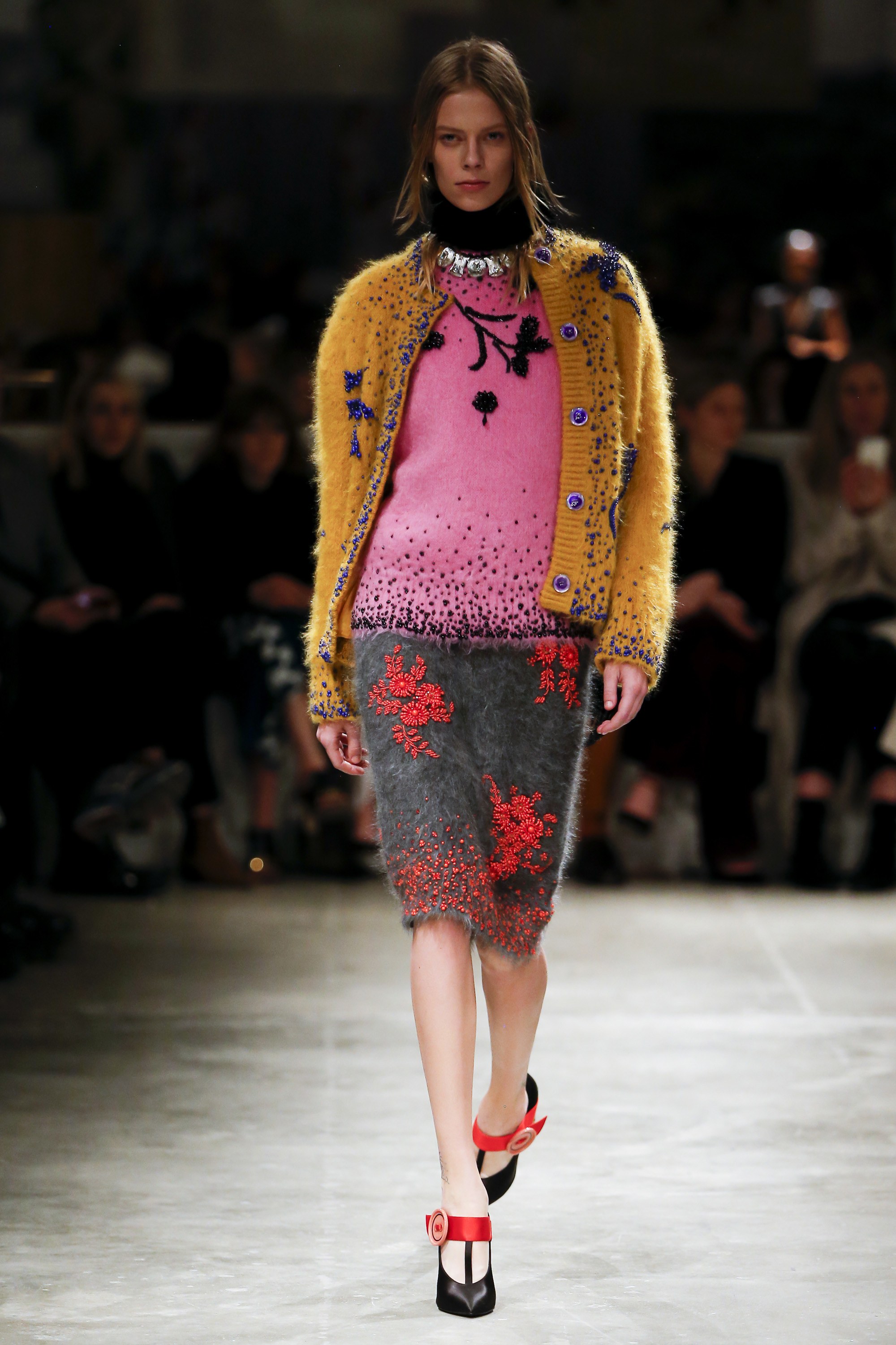 Prada F/W 2017 - Minnie Muse