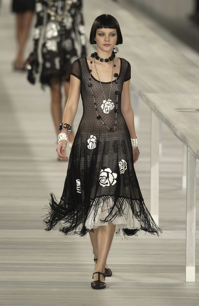 Chanel S/S 2004 - Minnie Muse