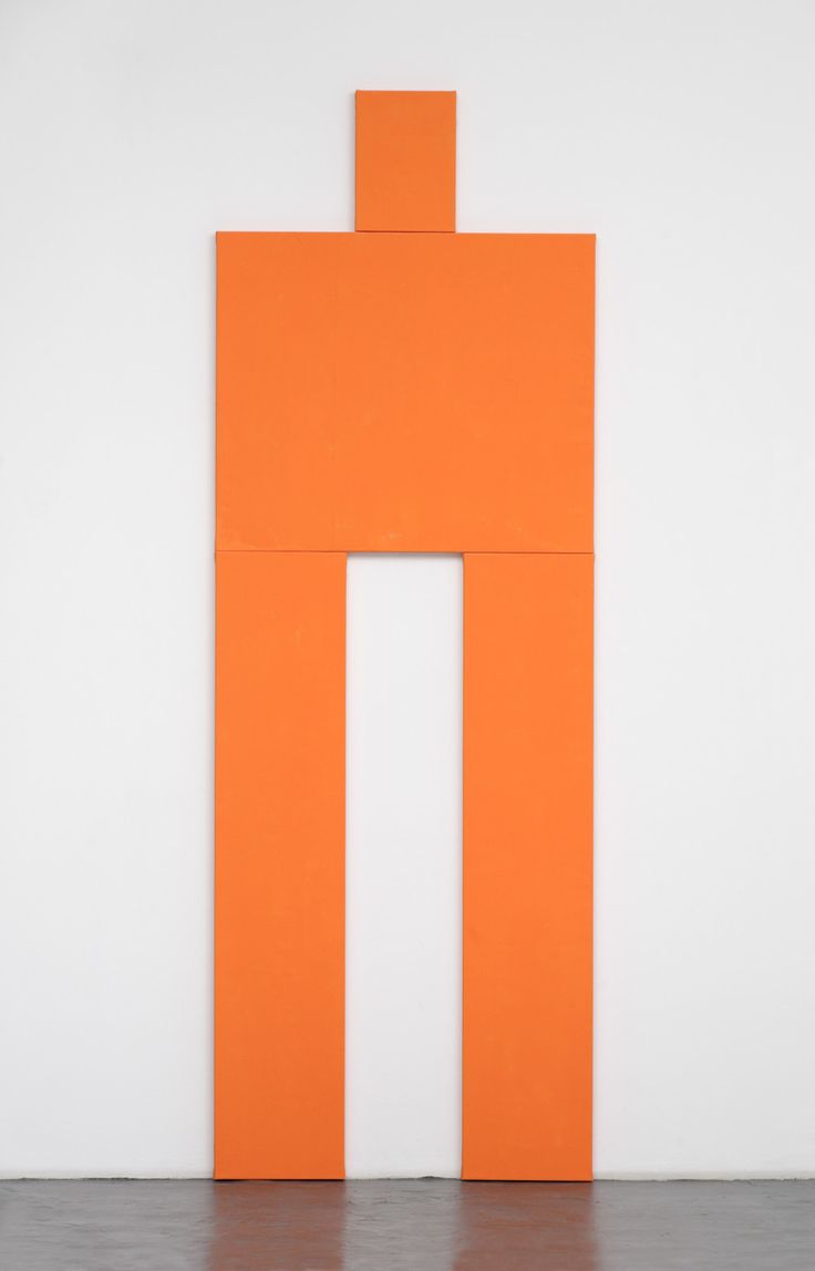 Exaggerated Proportions - Minnie Muse