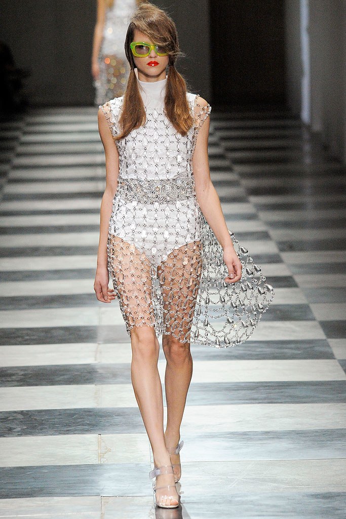 Prada S/S 2010 - Minnie Muse