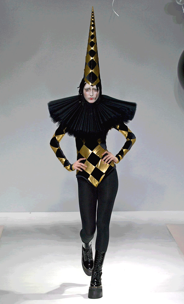 Halloween Costume Guide - Minnie Muse