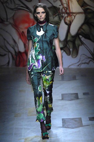 Prada S/S 2008 - Minnie Muse