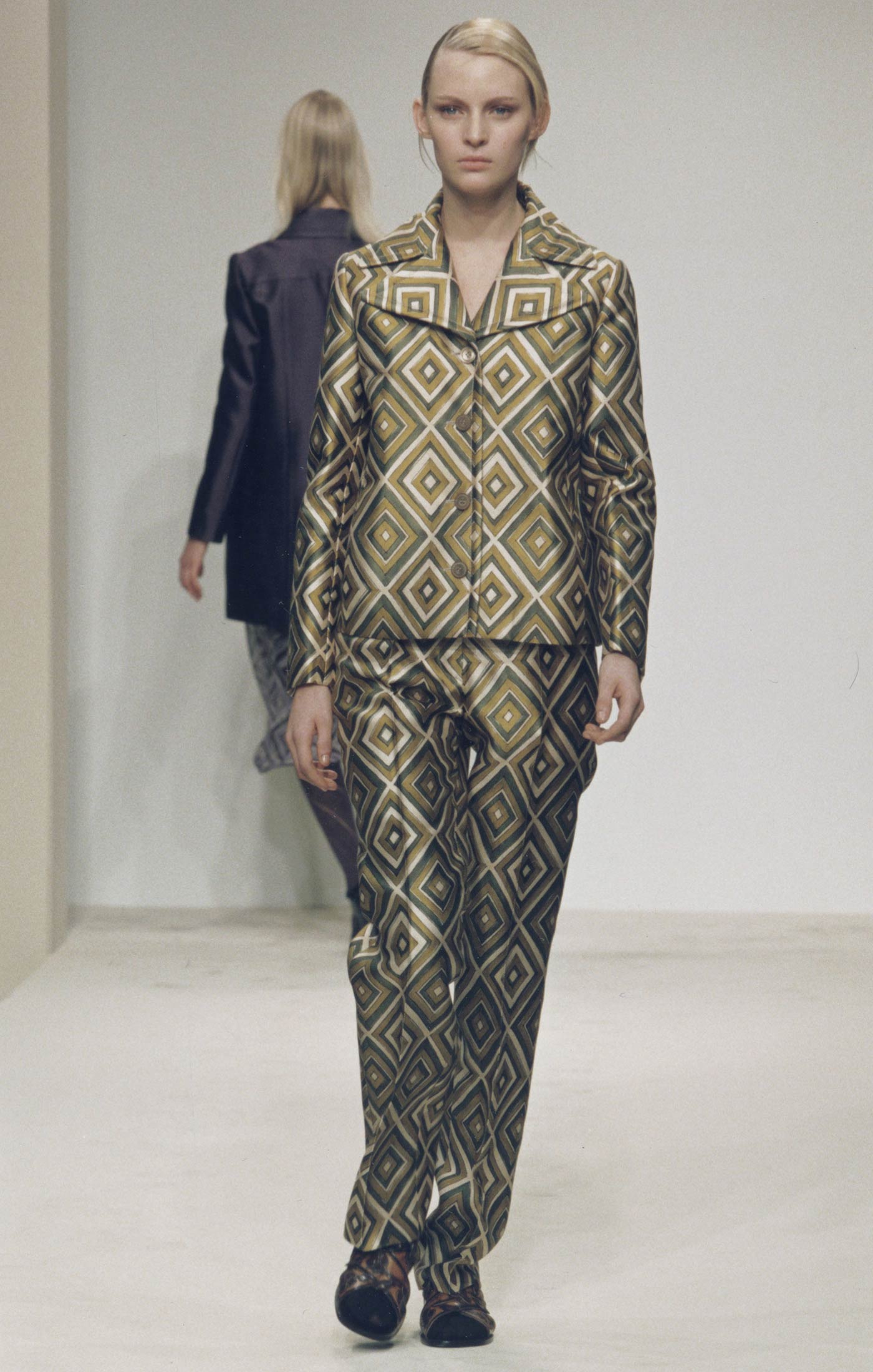 Prada F/W 1996 - Minnie Muse