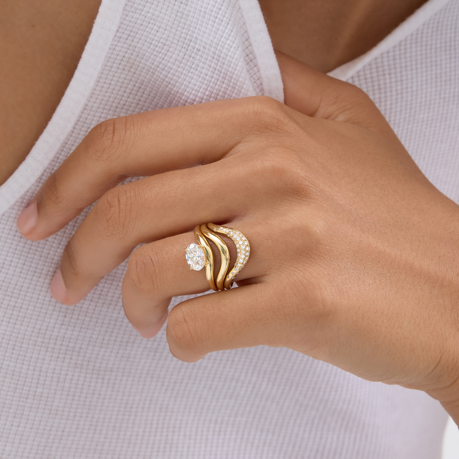 Andrea Oval Engagement Ring | 18k Gold | Lab-Grown Diamonds by Kimai