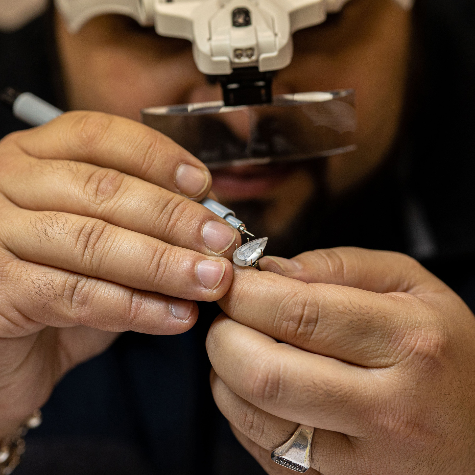 Lab Grown Diamonds vs Mined Diamonds: Comparison Guide | Kimaï