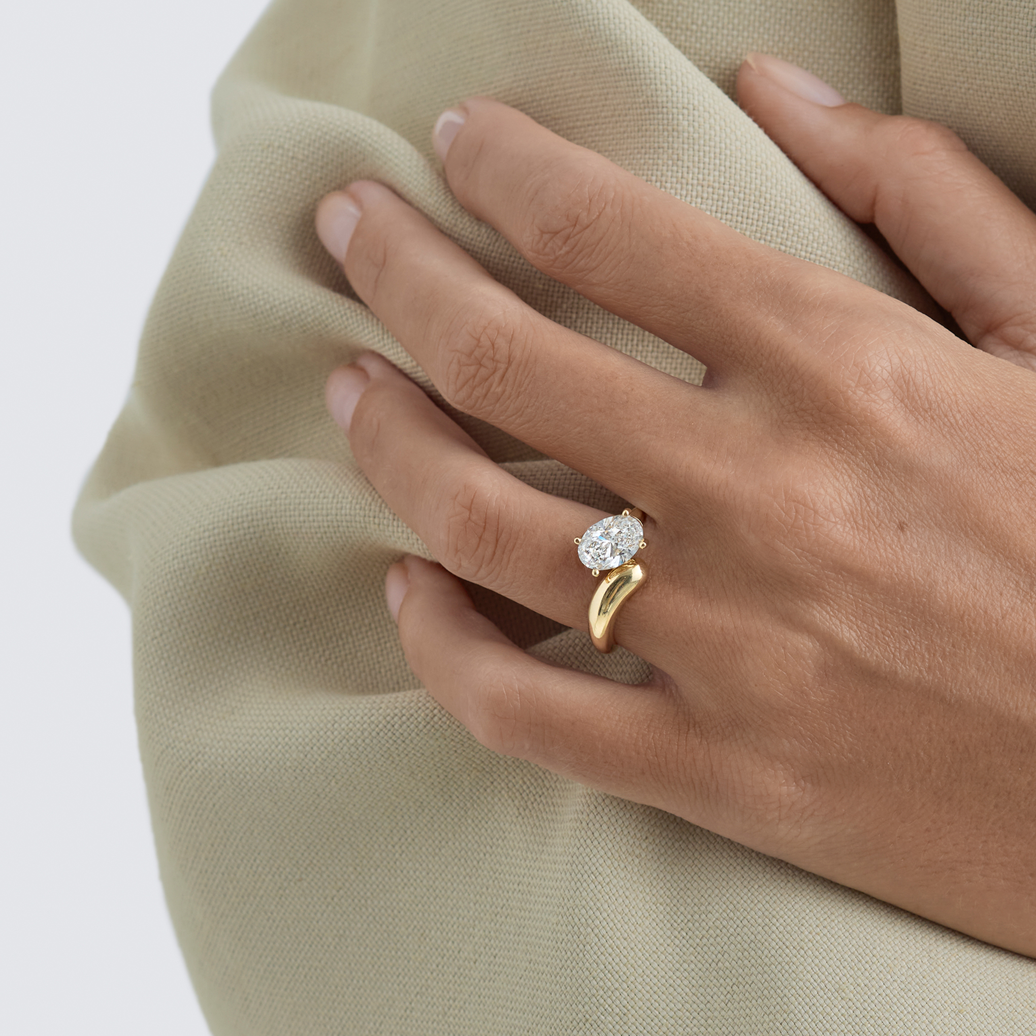 The Golda Oval Ring, Lab Grown Diamond Ring by Kimaï