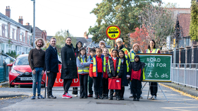 Manchester Metropolitan University | Bee Network | Powered by TfGM