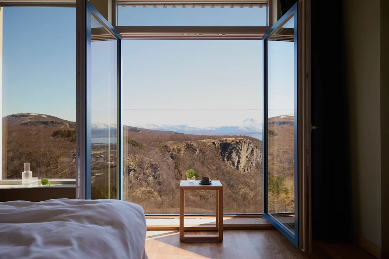 Wood Hotel Bodø | Bodø | Strawberry