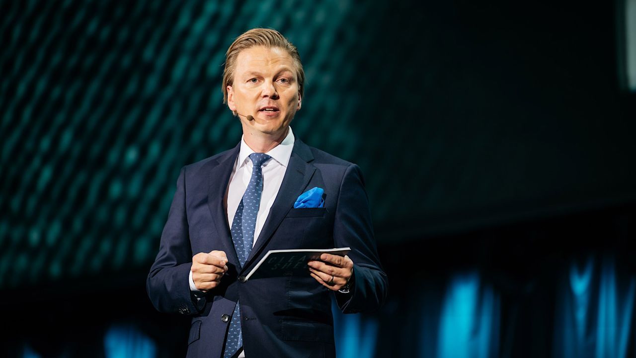 Corporate Management at Strawberry | Strawberry