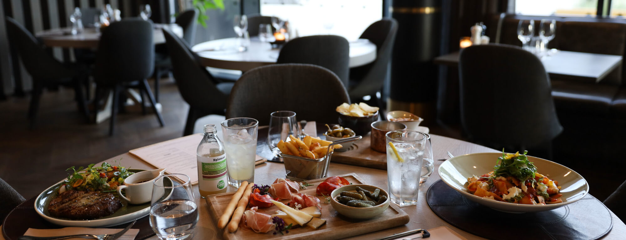 The Social Bar & Bistro at Clarion Hotel® Air | Strawberry