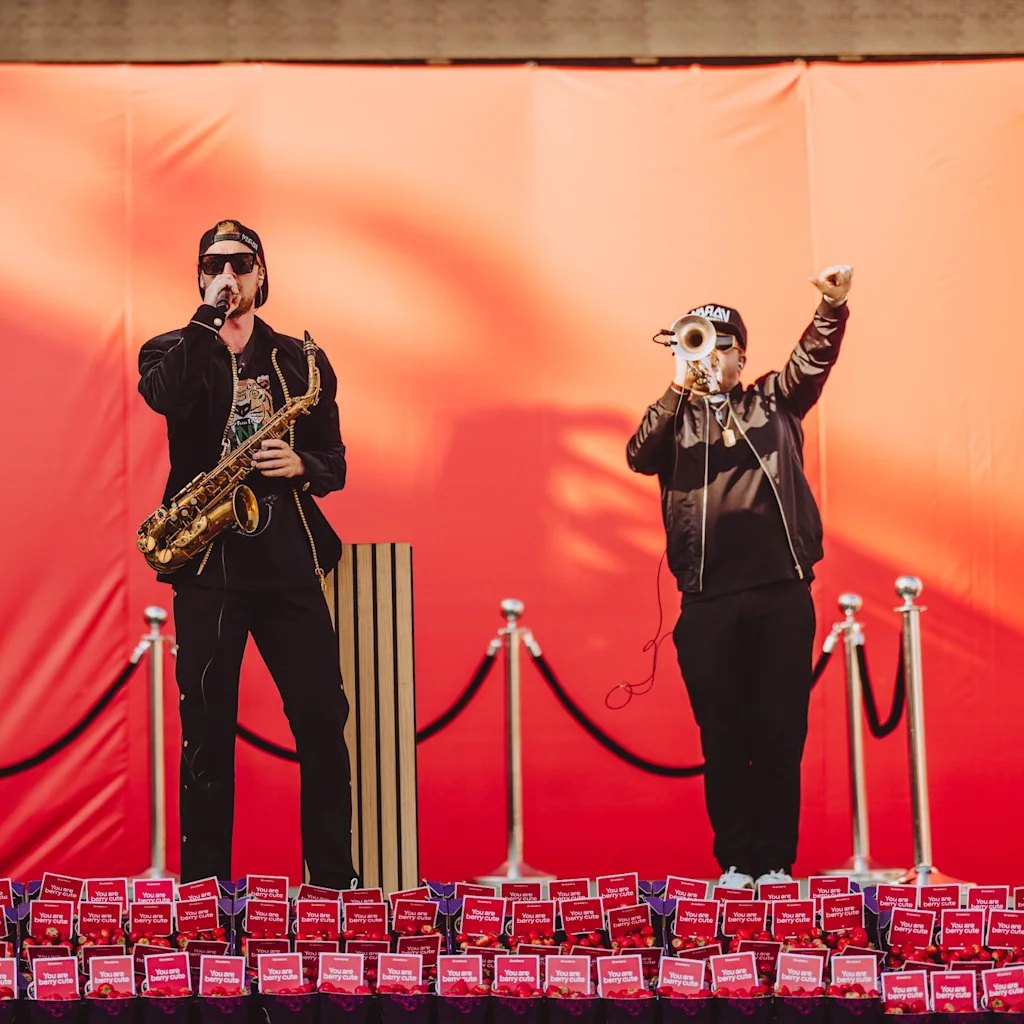 Make love, not war | Strawberry