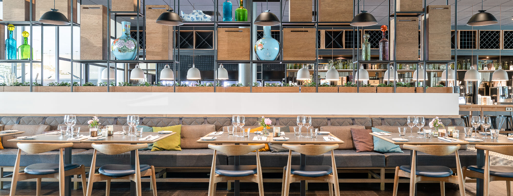 Social restaurant in the heart of Hyllie | Strawberry